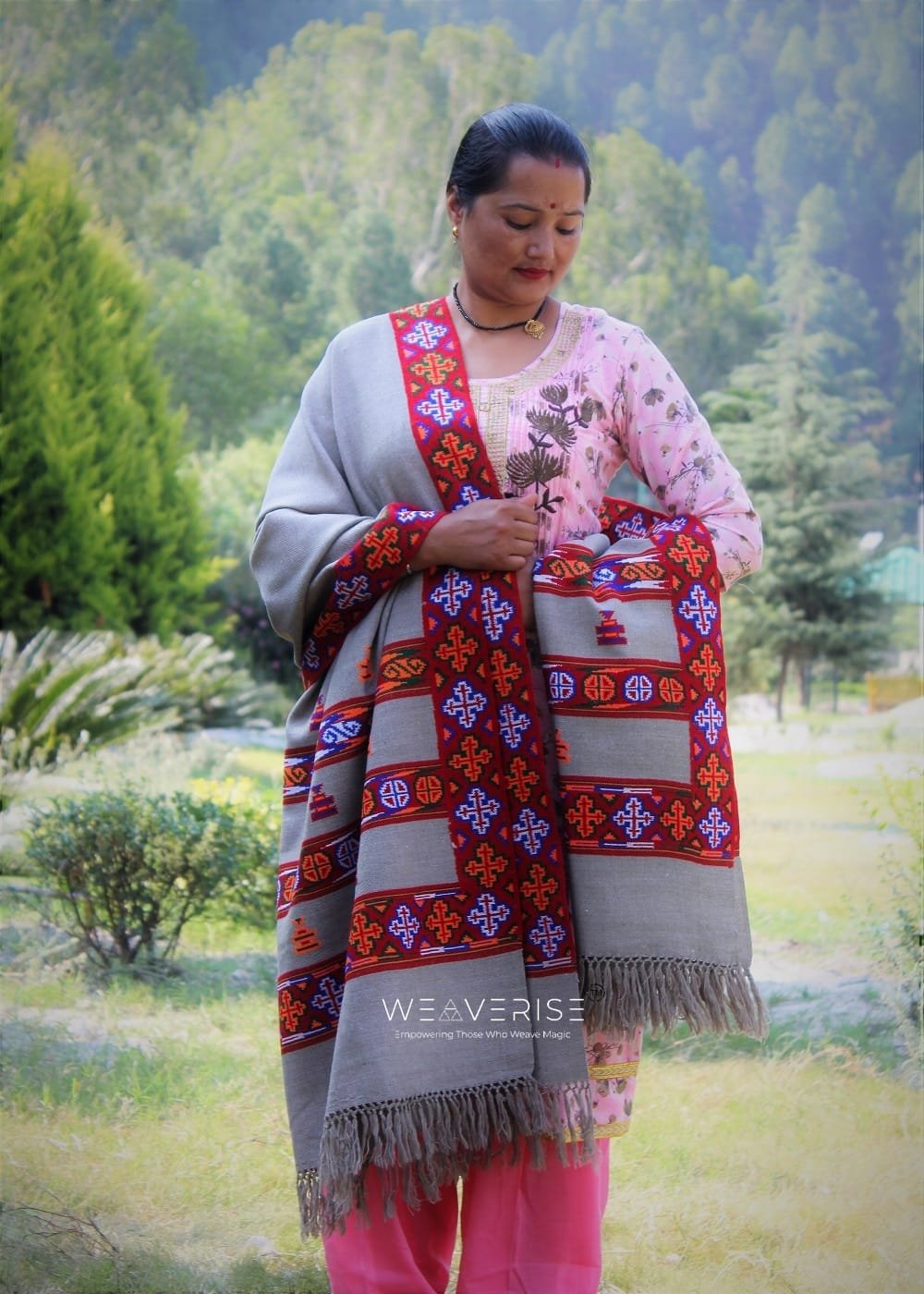 Artisanal Crafted Kinnauri Woolen Shawl for Women - Light Grey ...