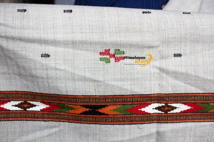 Handloom Haven: Stylish Himalayan Loom Woven Woolen Stole