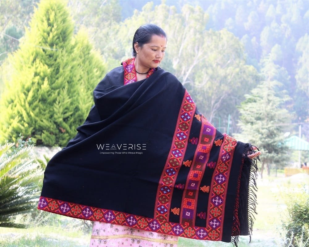 Kinnauri Woolen Shawl: Timeless Elegance for Women - HimalayanKraft