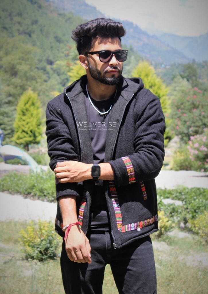 Pahadi Zipper Hoodie in Comfy Style - Black